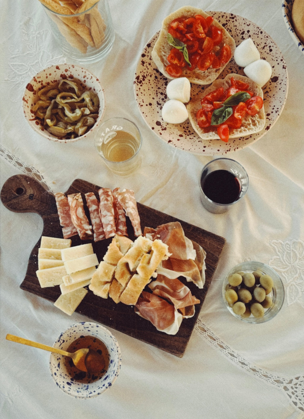 How to Make an Italian Aperitivo: The Complete Guide | Gratsi