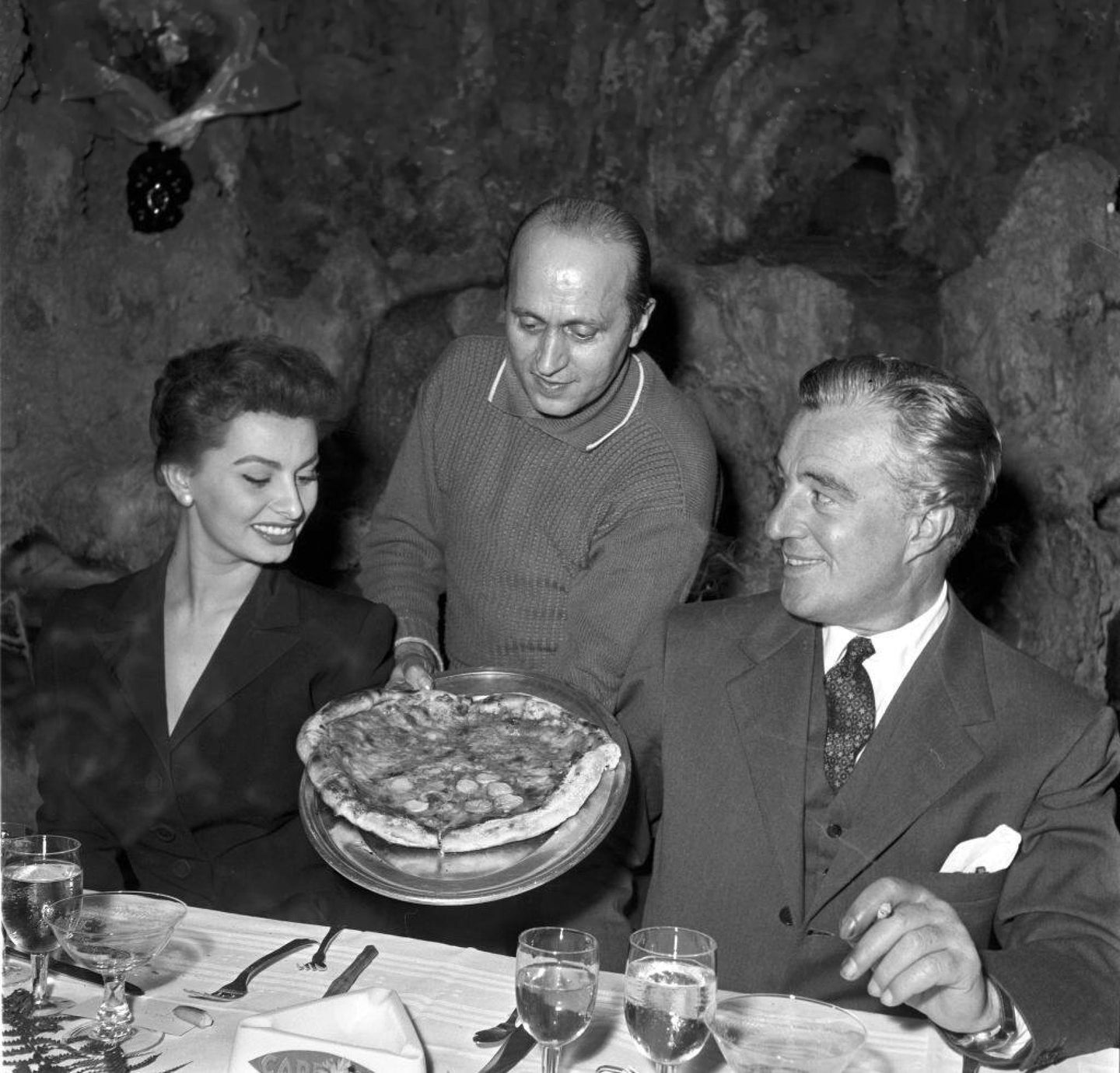 History of Pizza: Where It Started and How It Spread – Gratsi